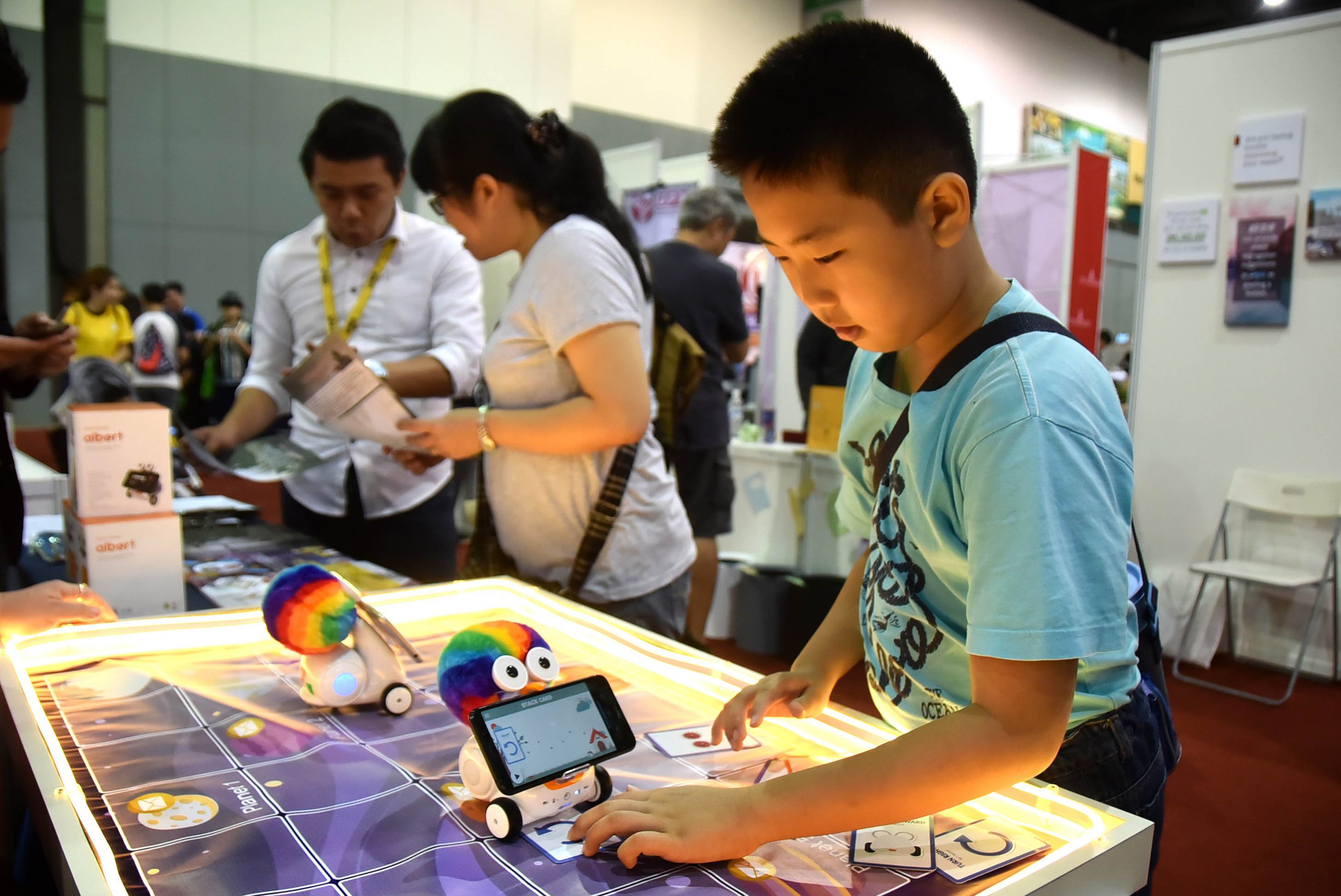 Play and learn with 'Smart Robot Albert'